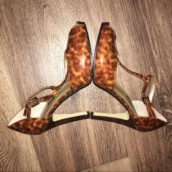 Nine West | Shoes | Nine West Roise Tortoise Shell T Strap Heels Sz 6 ...
